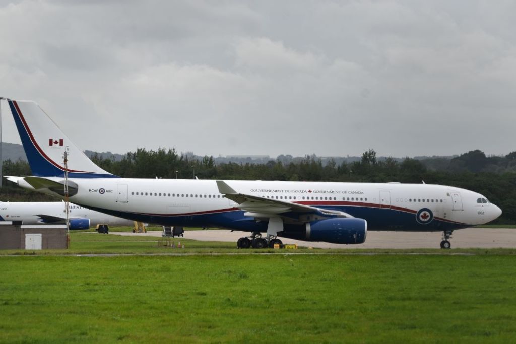 330002 | Plane Spotters - Aircraft Information