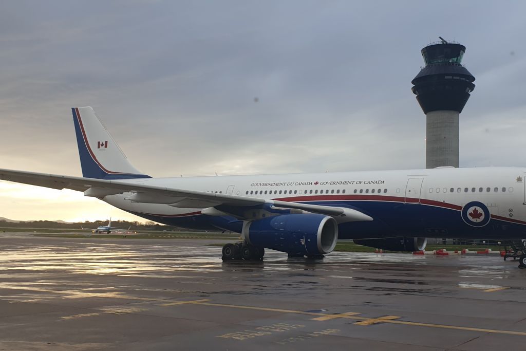 330002 | Plane Spotters - Aircraft Information